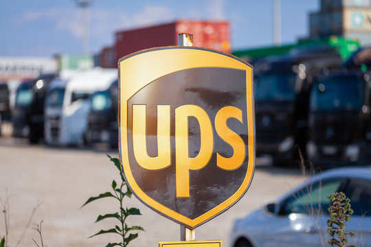 Ups Bilder – Durchsuchen 46,855 Archivfotos, Vektorgrafiken und Videos ...