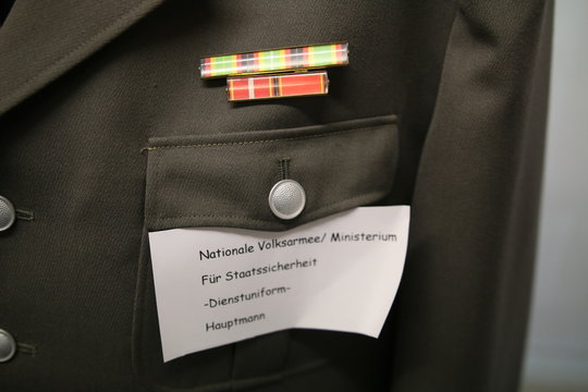 「Grenzer」の写真素材 | 72件の無料イラスト画像 | Adobe Stock