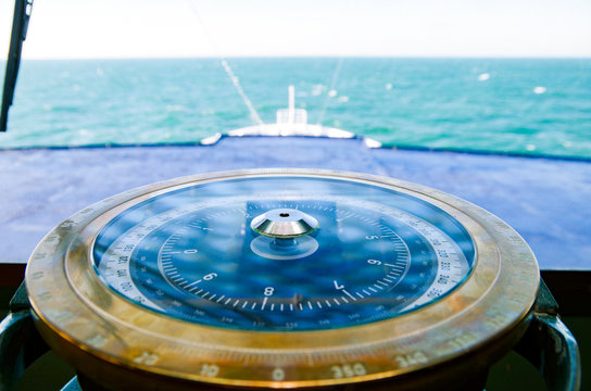 Ship Compass-Bilder: Stock-Fotos & -Videos. | Adobe Stock
