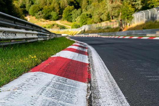รูปภาพCurb – เลือกดูภาพถ่ายสต็อก เวกเตอร์ และวิดีโอ56,138 | Adobe Stock