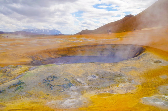 Solfatar Bilder – Durchsuchen 1,983 Archivfotos, Vektorgrafiken und ...