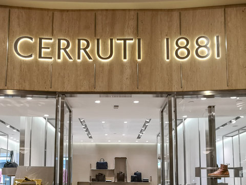 Cerruti bilder – Bläddra bland 25 stockfoton, vektorer och videor ...