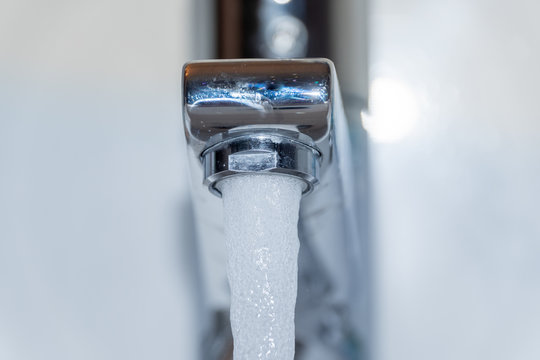 Duschende-Bilder: Stock-Fotos & -Videos. | Adobe Stock