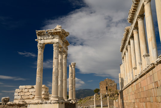 Pergamum Bilder – Durchsuchen 1,204 Archivfotos, Vektorgrafiken und ...