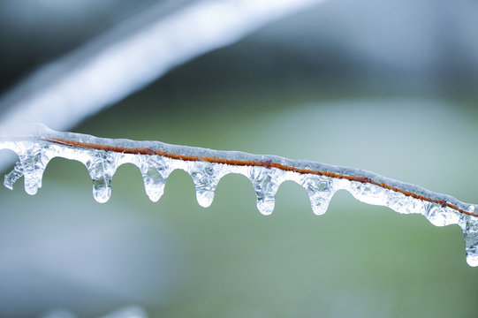 Gefrierender Bilder – Durchsuchen 84 Archivfotos, Vektorgrafiken und ...