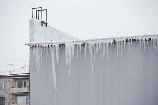 Dachkante Bilder – Durchsuchen 19,649 Archivfotos, Vektorgrafiken und ...