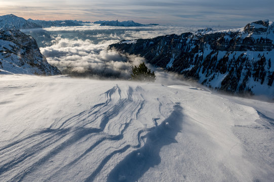 「Schneeverwehungen」の画像 - 399 件の Stock 写真、ベクターおよびビデオ | Adobe Stock