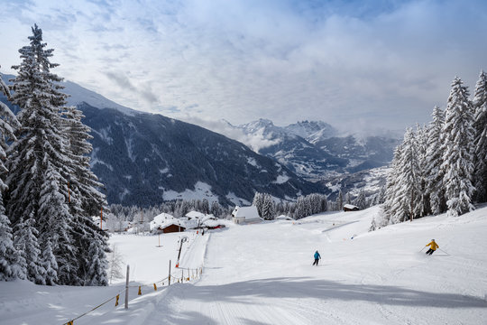 รูปภาพSkipisten – เลือกดูภาพถ่ายสต็อก เวกเตอร์ และวิดีโอ751 | Adobe Stock