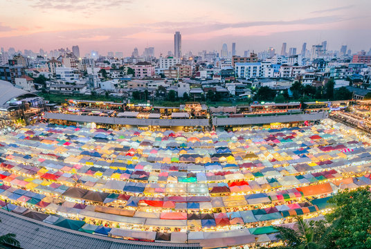 รูปภาพRatchada – เลือกดูภาพถ่ายสต็อก เวกเตอร์ และวิดีโอ1,208 | Adobe Stock