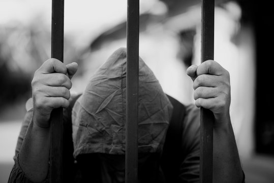 รูปภาพImprisoned – เลือกดูภาพถ่ายสต็อก เวกเตอร์ และวิดีโอ307,972 ...