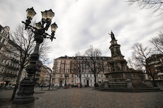 Hansaplatz Bilder – Durchsuchen 1,526 Archivfotos, Vektorgrafiken und ...