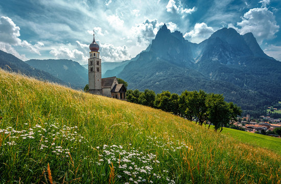 Castelrotto Images – Browse 2,809 Stock Photos, Vectors, and Video ...