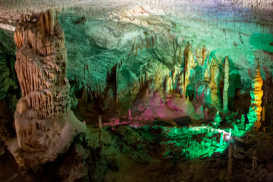 รูปภาพStalactite – เลือกดูภาพถ่ายสต็อก เวกเตอร์ และวิดีโอ48,814 | Adobe ...