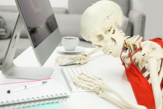 Skeleton At Computer Images – Browse 16,497 Stock Photos, Vectors, and ...