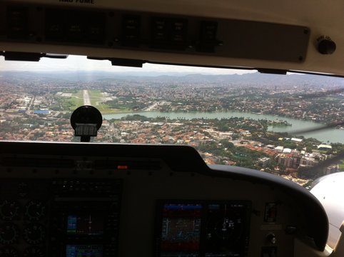 "Glass Cockpit" Bilder – Durchsuchen 446 Archivfotos, Vektorgrafiken ...