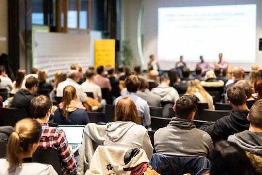 19,458 BESTE Diskussionsrunde BILDER, STOCK-FOTOS & -VEKTORGRAFIKEN ...