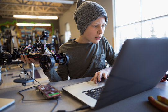 Program Bilder – Durchsuchen 1,439,657 Archivfotos, Vektorgrafiken und ...