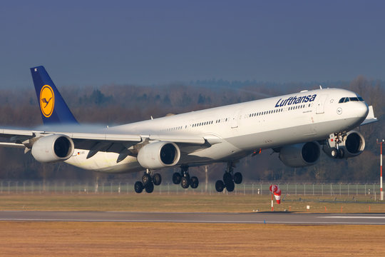 Imagens de A340 – Explore Fotografias do Stock, Vetores e Vídeos de 505 ...