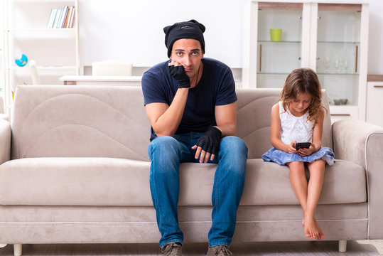 รูปภาพPaedophilia – เลือกดูภาพถ่ายสต็อก เวกเตอร์ และวิดีโอ155 | Adobe Stock