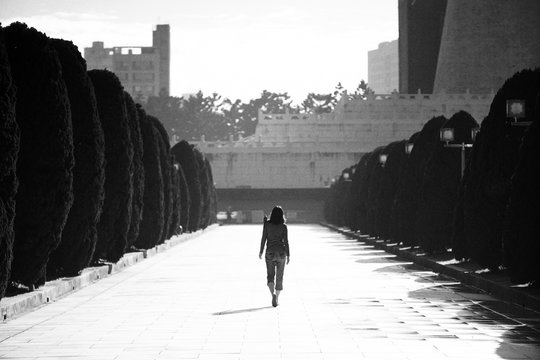 Alone Bilder – Durchsuchen 6,302,034 Archivfotos, Vektorgrafiken und ...