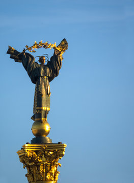 Berehynia bilder – Bläddra bland 346 stockfoton, vektorer och videor ...