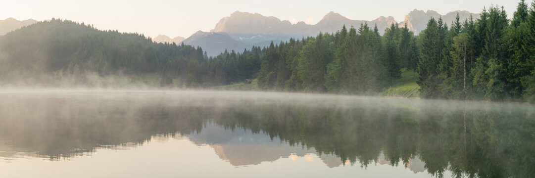 รูปภาพ"Nebel – เลือกดูภาพถ่ายสต็อก เวกเตอร์ และวิดีโอ201,954 | Adobe Stock