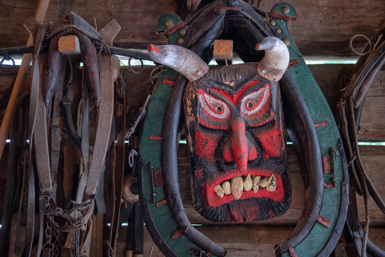 「Percht」の写真素材 | 495件の無料イラスト画像 | Adobe Stock