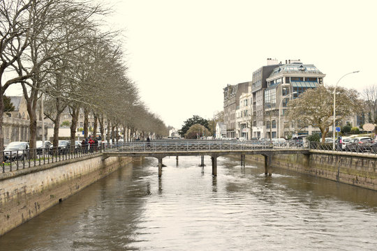 「Chef-Lieu」の写真素材 | 246件の無料イラスト画像 | Adobe Stock