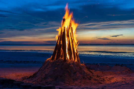 Free Campfire Images – Browse 1,510 Free Stock Photos, Vectors, and ...