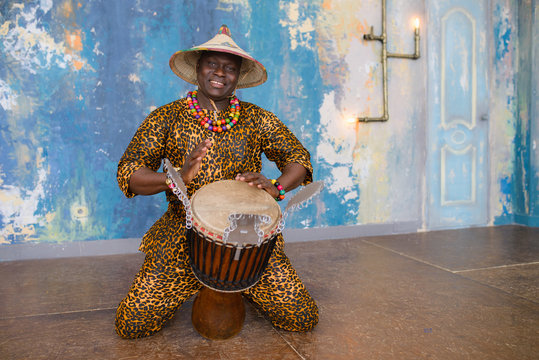 Imágenes de Yembe: descubre bancos de fotos, ilustraciones, vectores y ...