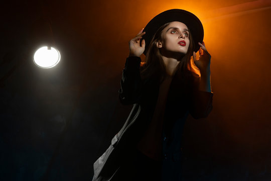 รูปภาพUnbuttoned – เลือกดูภาพถ่ายสต็อก เวกเตอร์ และวิดีโอ20,762 | Adobe ...