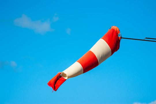 รูปภาพAirsock – เลือกดูภาพถ่ายสต็อก เวกเตอร์ และวิดีโอ262 | Adobe Stock
