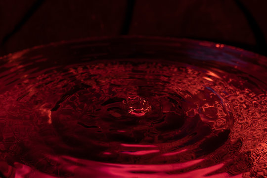 Tropfend bilder – Bläddra bland 351 stockfoton, vektorer och videor ...