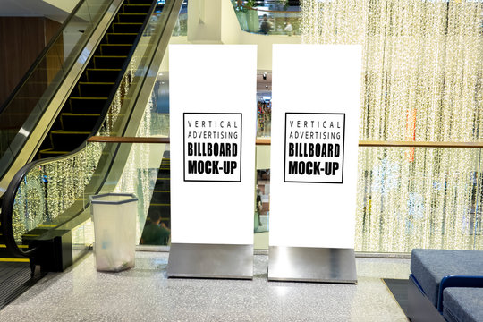 Signboard Images – Browse 18,421 Stock Photos, Vectors, and Video ...