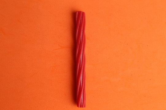「Twizzler」の写真素材 | 356件の無料イラスト画像 | Adobe Stock