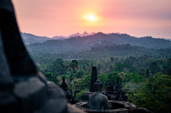 Borobodur Bilder – Durchsuchen 610 Archivfotos, Vektorgrafiken und ...