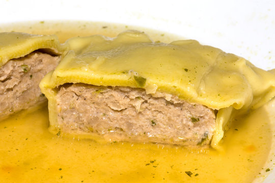 Maultaschensuppe-Bilder: Stock-Fotos & -Videos. | Adobe Stock