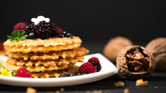 รูปภาพ"Waffle Baking" – เลือกดูภาพถ่ายสต็อก เวกเตอร์ และวิดีโอ147 ...