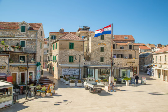 Seicht bilder – Bläddra bland 1,705 stockfoton, vektorer och videor ...