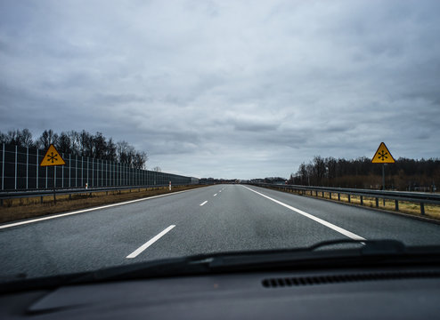 Single-Carriageway Bilder – Durchsuchen 750 Archivfotos, Vektorgrafiken ...