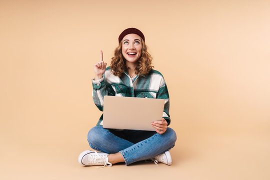 Obrázky Notebook – procházejte fotografie, vektory a videa 8,356,903 ...