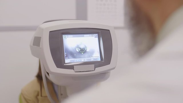 Auto-Refractor Images – Browse 616 Stock Photos, Vectors, and Video ...