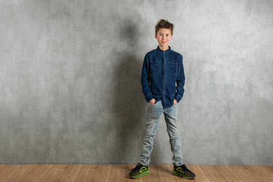 Breitbeinig-Bilder: Stock-Fotos & -Videos. | Adobe Stock