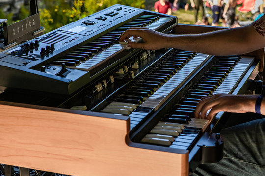Synthesizer Images – Browse 52,724 Stock Photos, Vectors, and Video ...