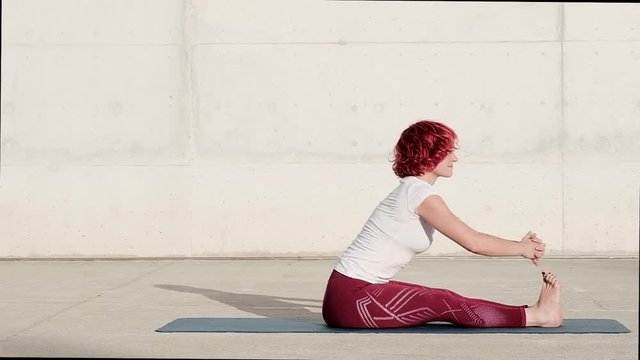 "Seated Forward Bend" Images – Parcourir 335 le catalogue de photos ...