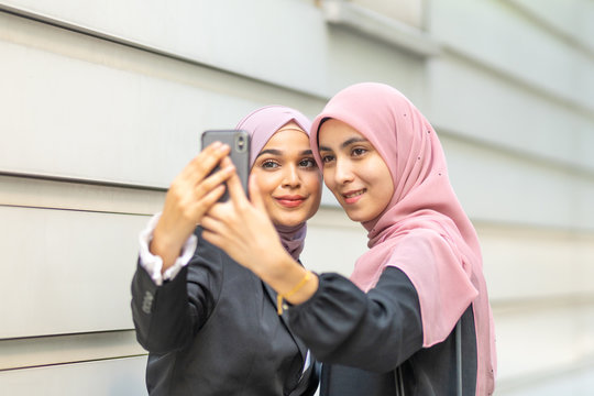 รูปภาพWefie – เลือกดูภาพถ่ายสต็อก เวกเตอร์ และวิดีโอ233 | Adobe Stock