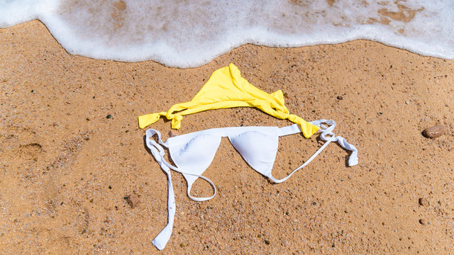 Nacktbadestrand-Bilder: Stock-Fotos & -Videos. | Adobe Stock