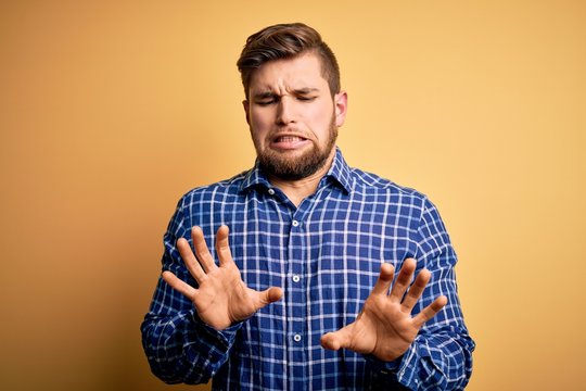 Disgusted Images – Browse 184,610 Stock Photos, Vectors, and Video ...