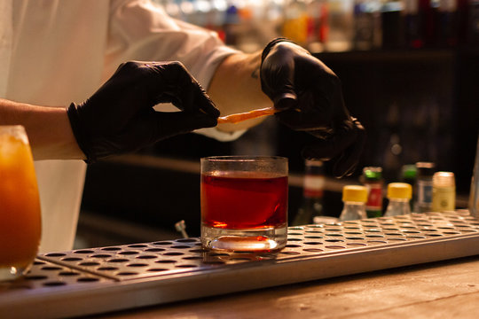 Barkeeping Bilder – Durchsuchen 1,092 Archivfotos, Vektorgrafiken und ...