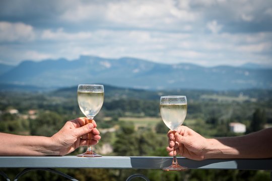 「Trinquer」の画像 - 2,295 件の Stock 写真、ベクターおよびビデオ | Adobe Stock